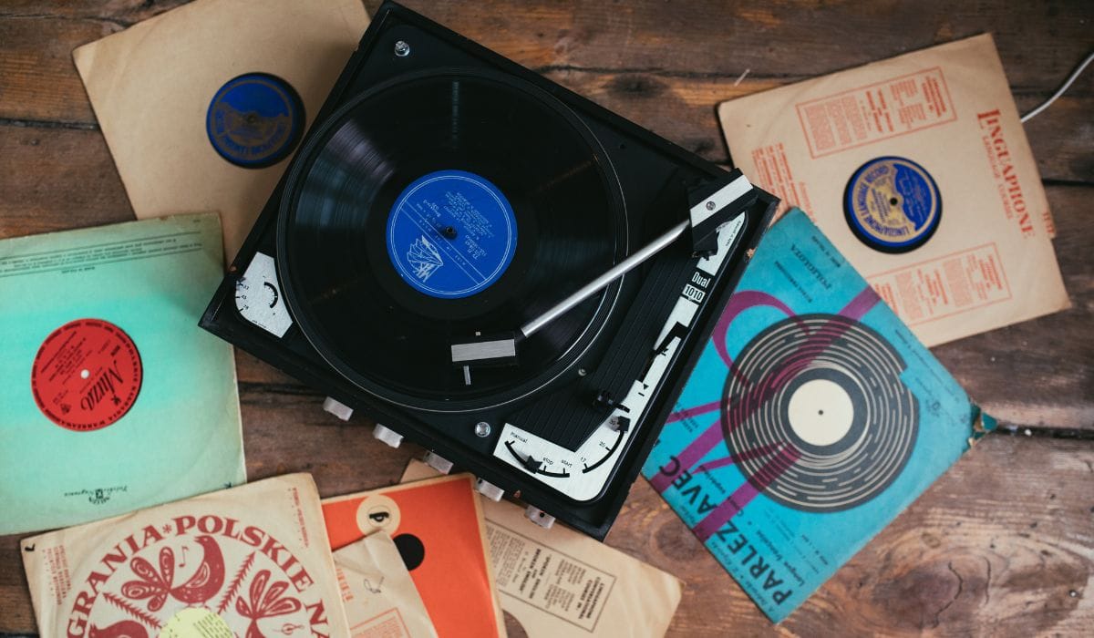 What is Custom Vinyl and Why is it Popular? Top 5 Benefits You Need to ...